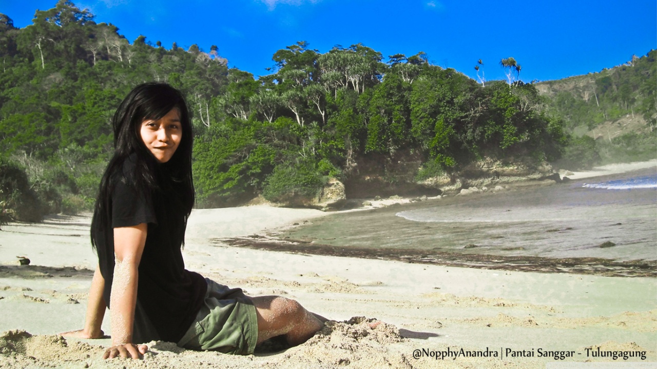 Nopphy Anandra - Pantai Sanggar Tulungagung Desktop Wallpaper 1366x768 ...